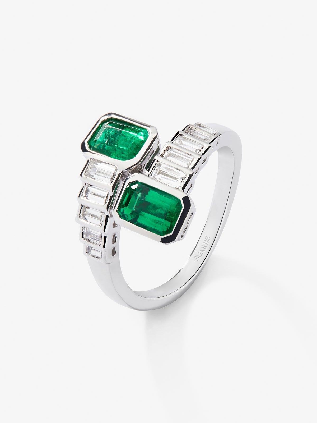 Anillo tú y yo de oro blanco de 18K con 2 esmeraldas verdes en talla ...