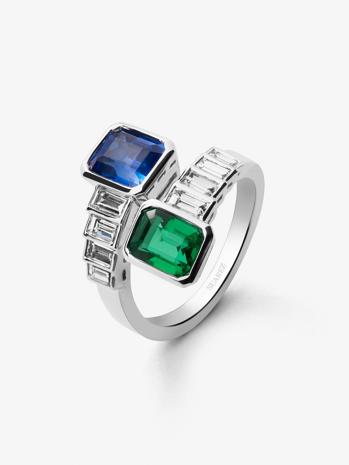 Anillo tú y yo de oro blanco de 18K con un zafiro azul en talla ...