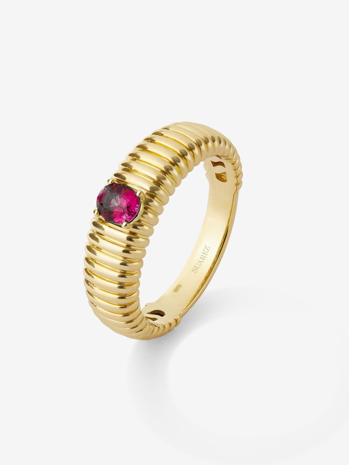 18K Yellow Gold Fluted Ring with Oval Cut Ruby | Luxury Jewellery ...