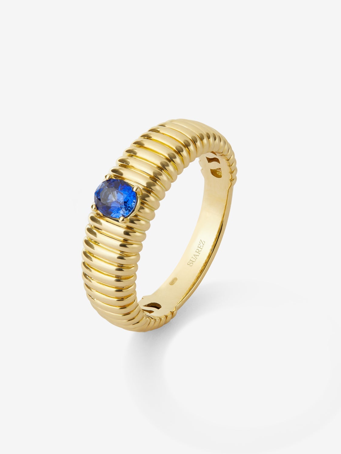 18K Yellow Gold Fluted Ring with Oval Cut Sapphire | Luxury Jewellery ...
